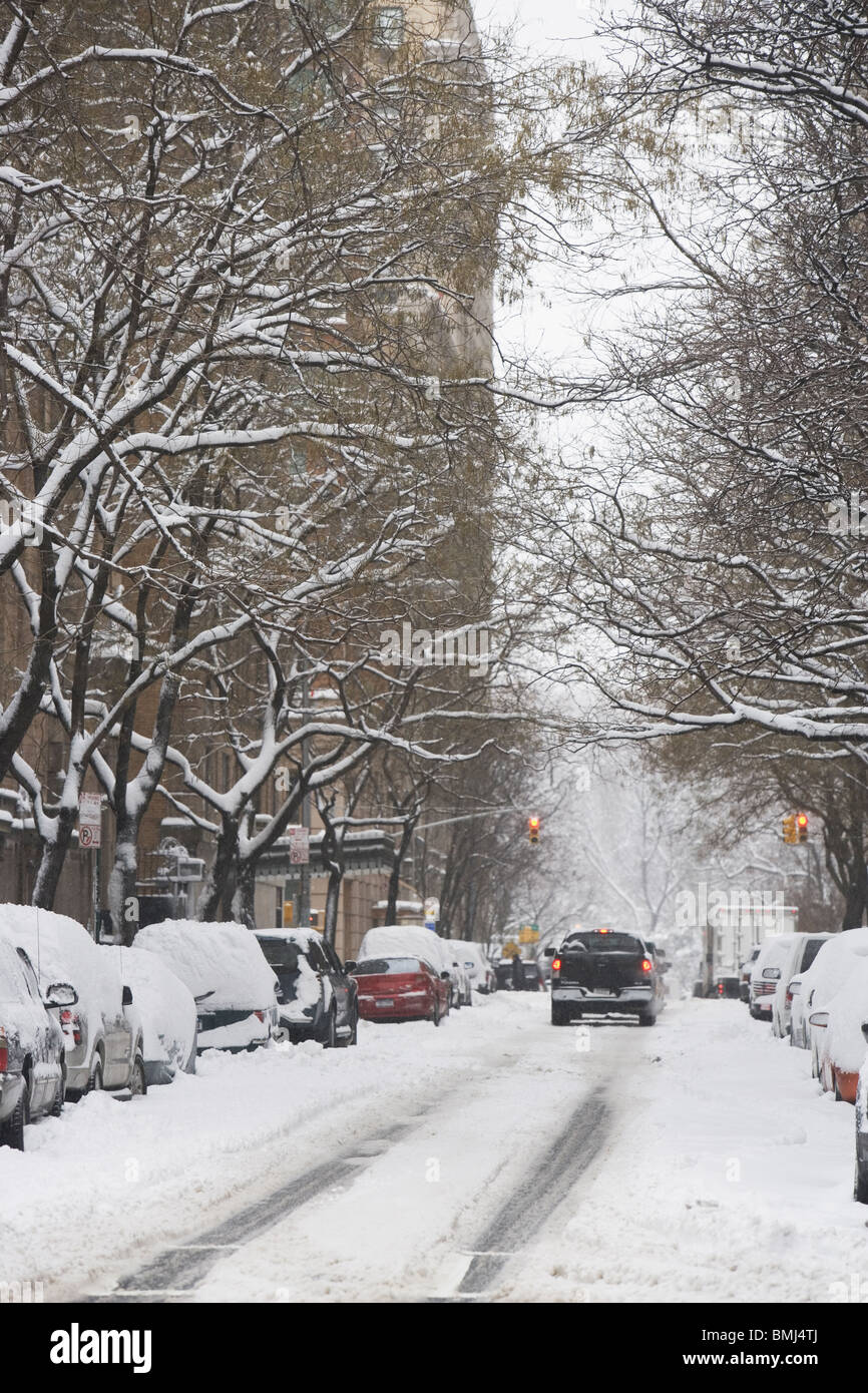 Freezing city street hi-res stock photography and images - Alamy