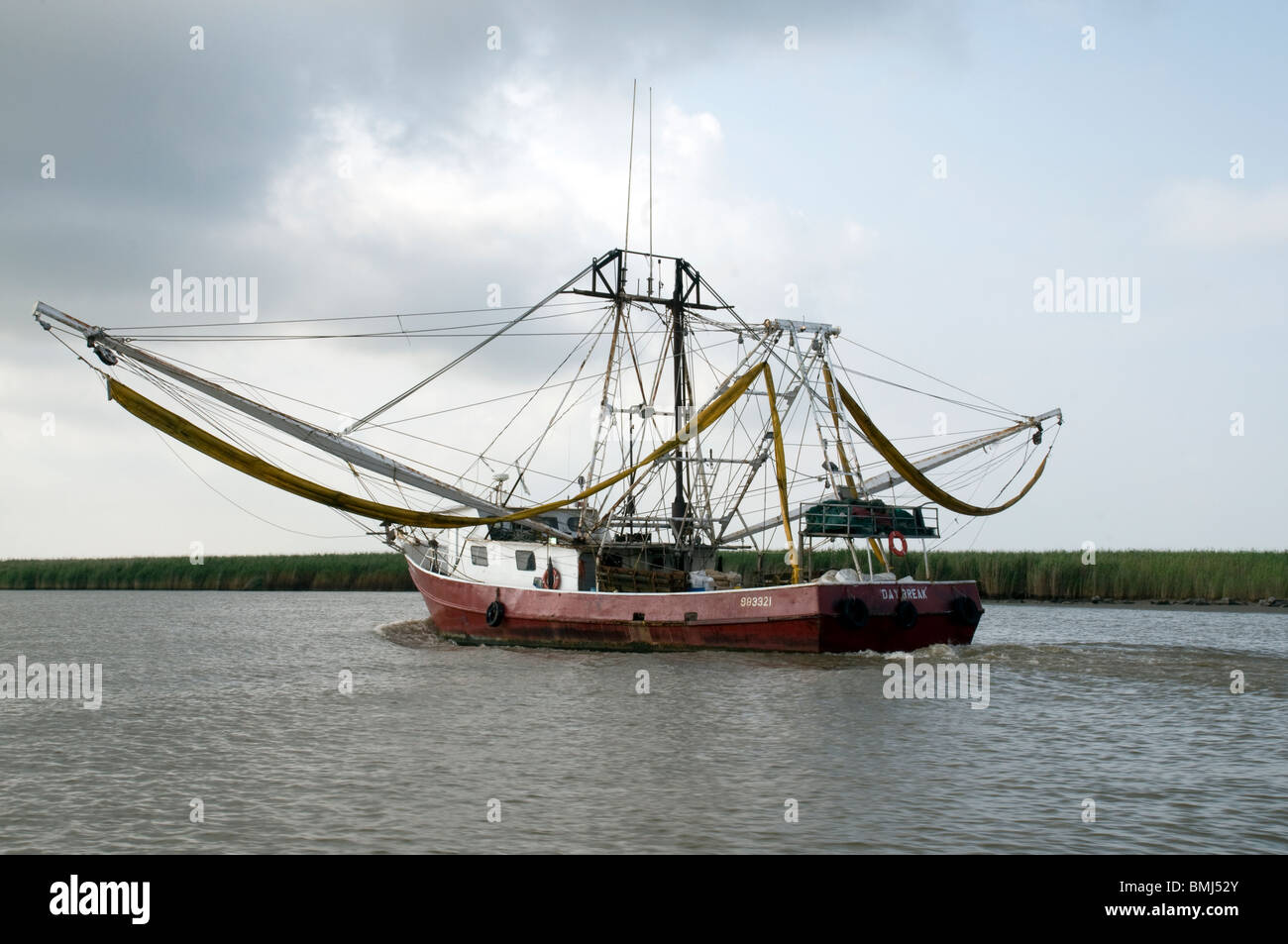 Oil skimming boat hi-res stock photography and images - Alamy