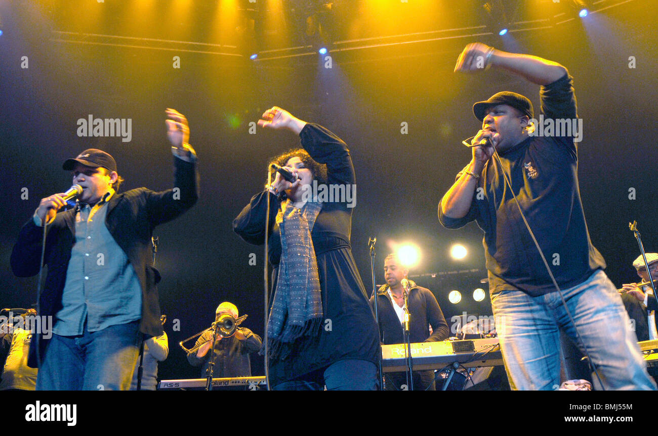 Cuban salsa band los van hi-res stock photography and images - Alamy