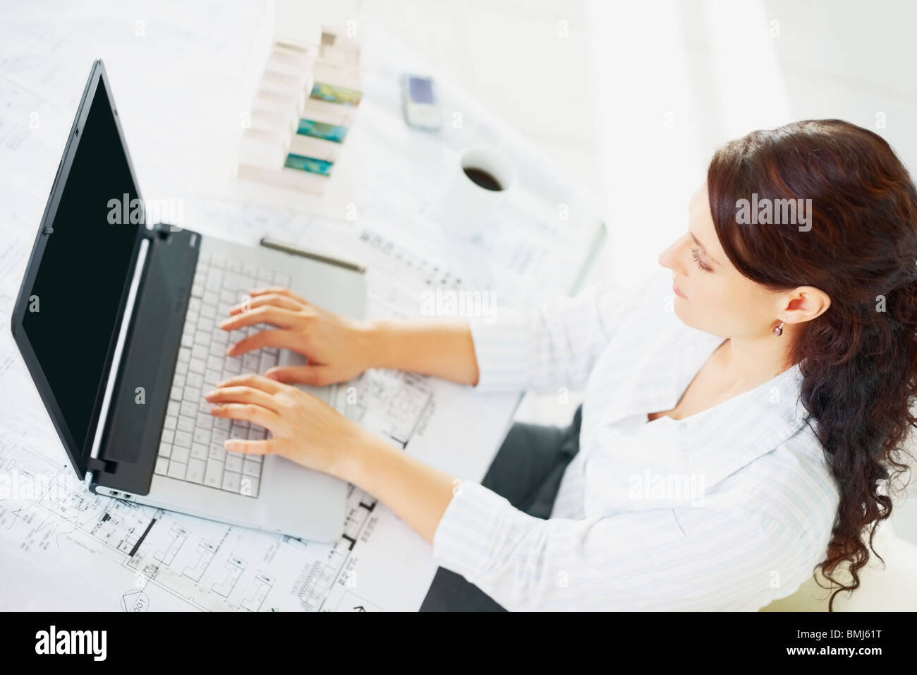 Woman typing on laptop drawing hi-res stock photography and images - Alamy