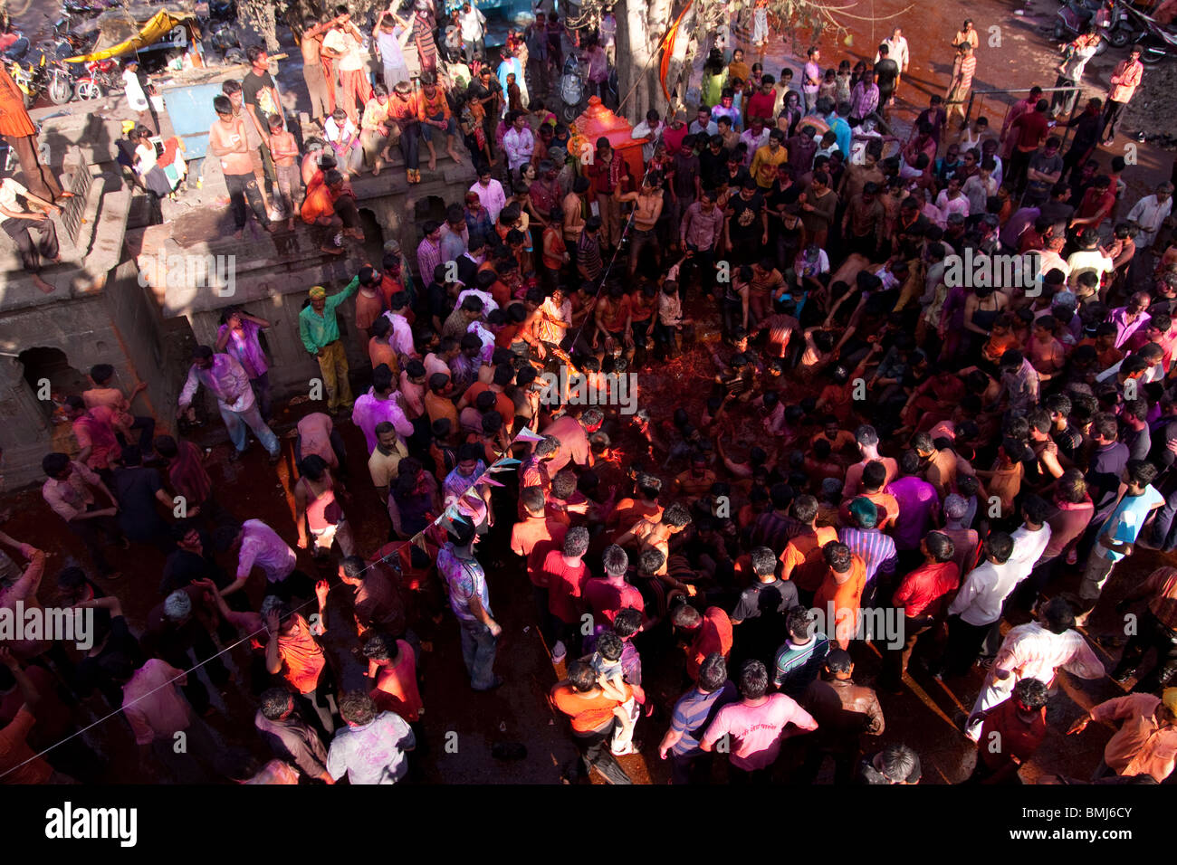 Rang Panchami, celebration of Holi with throwing of colors in Nasik ...
