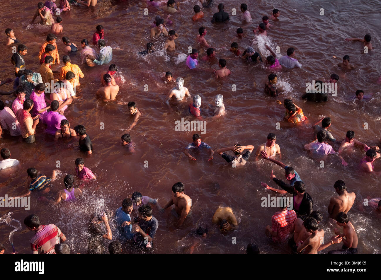 Rang Panchami, celebration of Holi with throwing of colors in Nasik ...