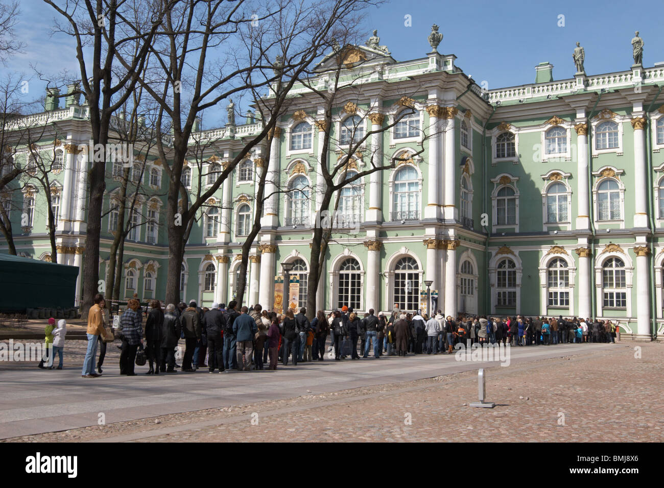 Saint petersburg the hermitage spring hi-res stock photography and ...