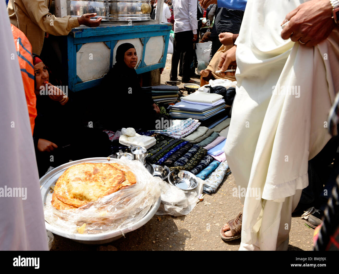 old lady selling bread ,souk goma (friday market), street market ...