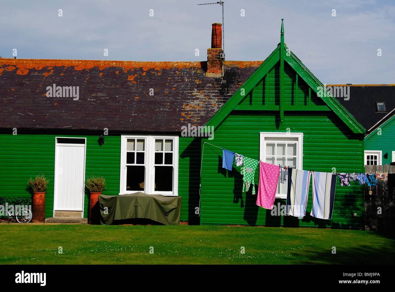 Green painted timber hi-res stock photography and images - Alamy