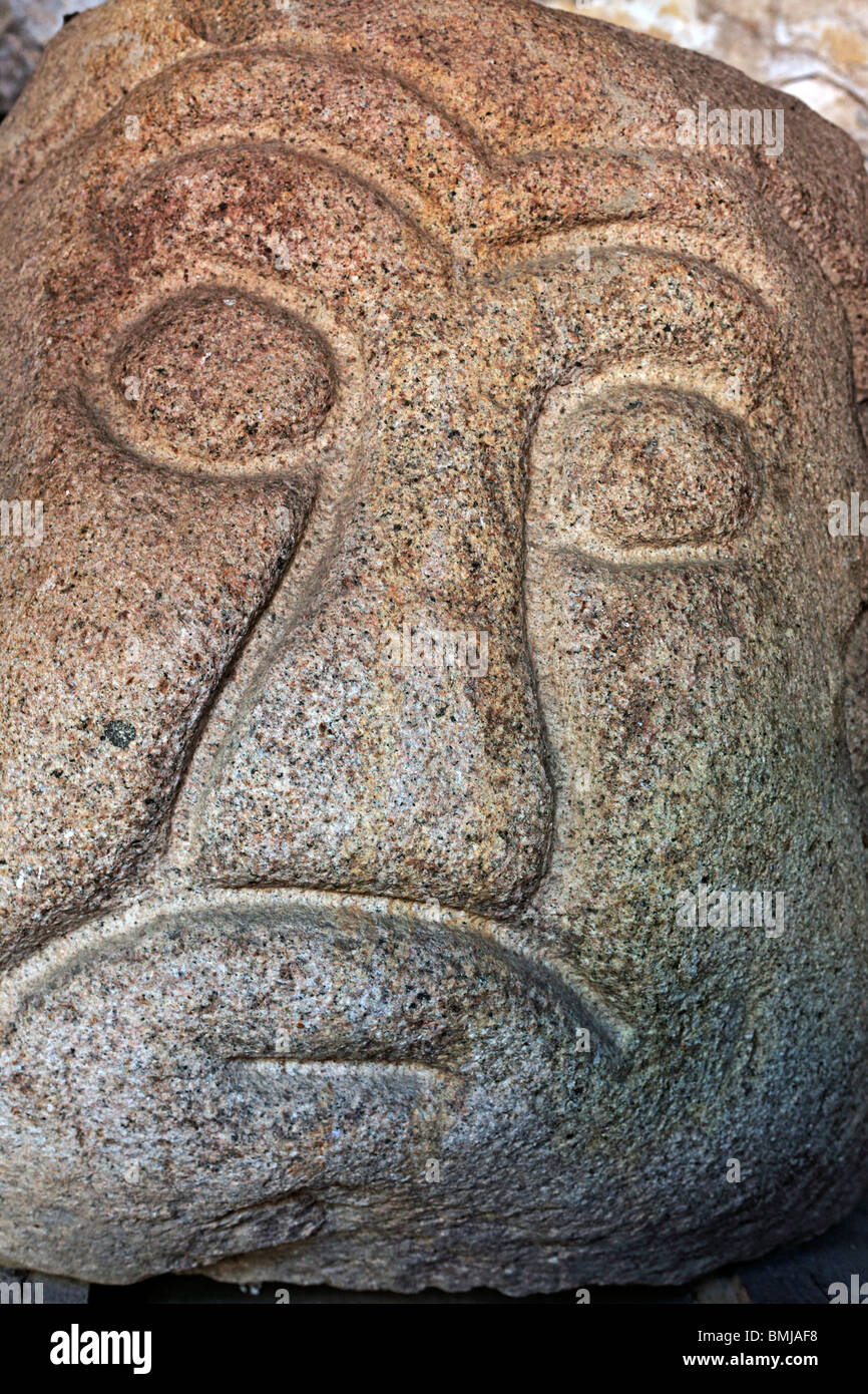 Stone head hi-res stock photography and images - Alamy