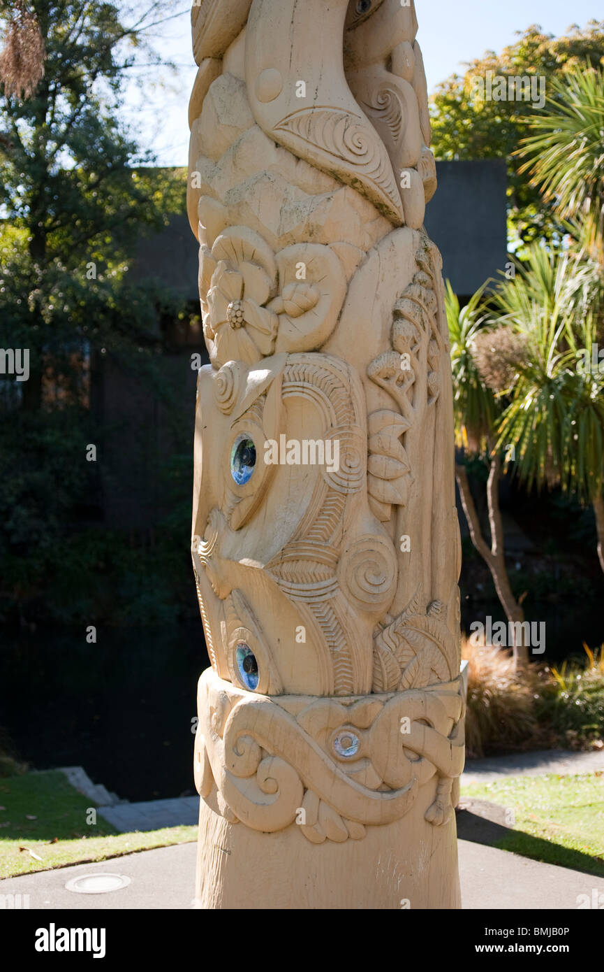 Carved pou hi-res stock photography and images - Alamy