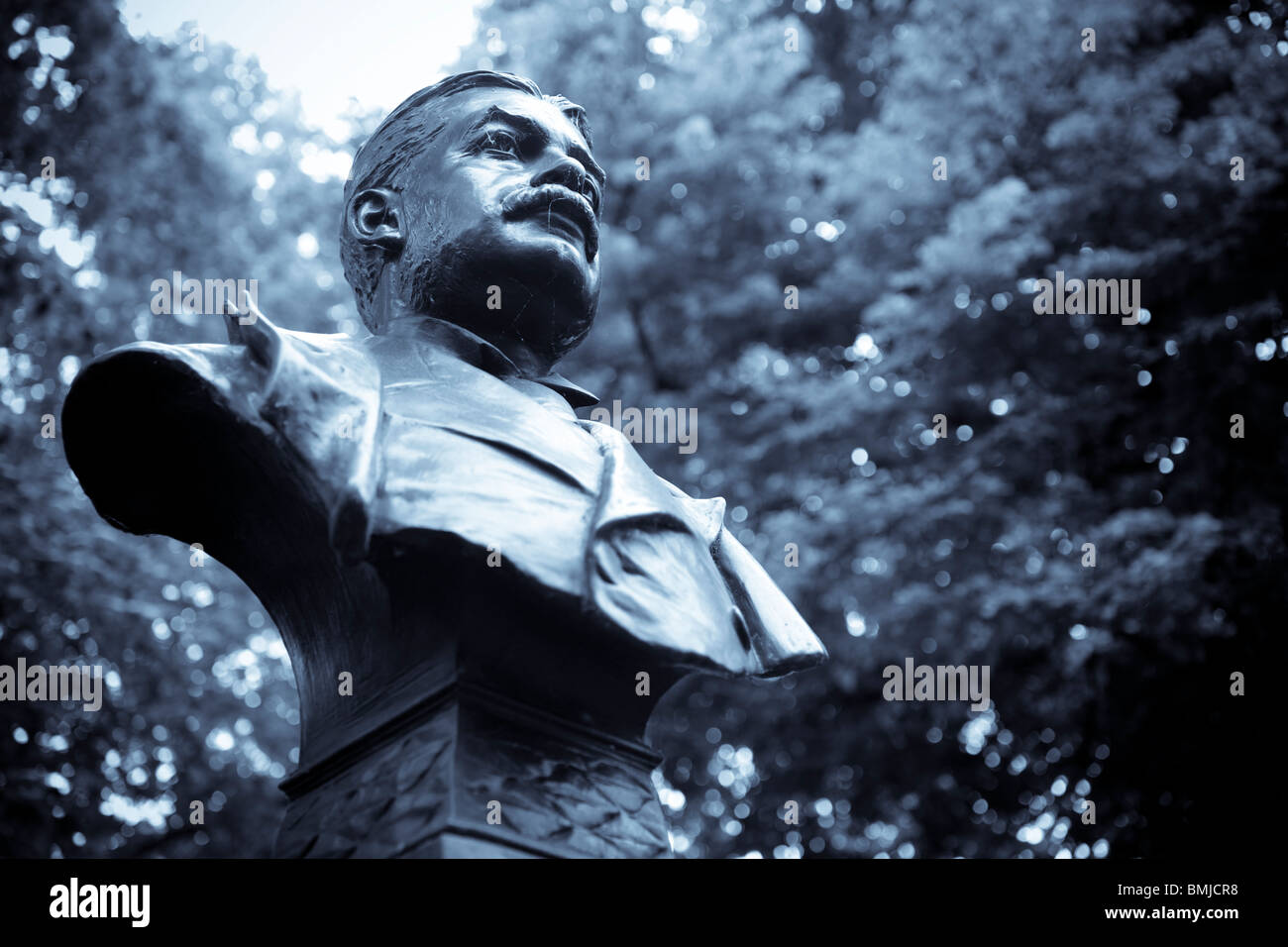 Arthur sullivan memorial hi-res stock photography and images - Alamy