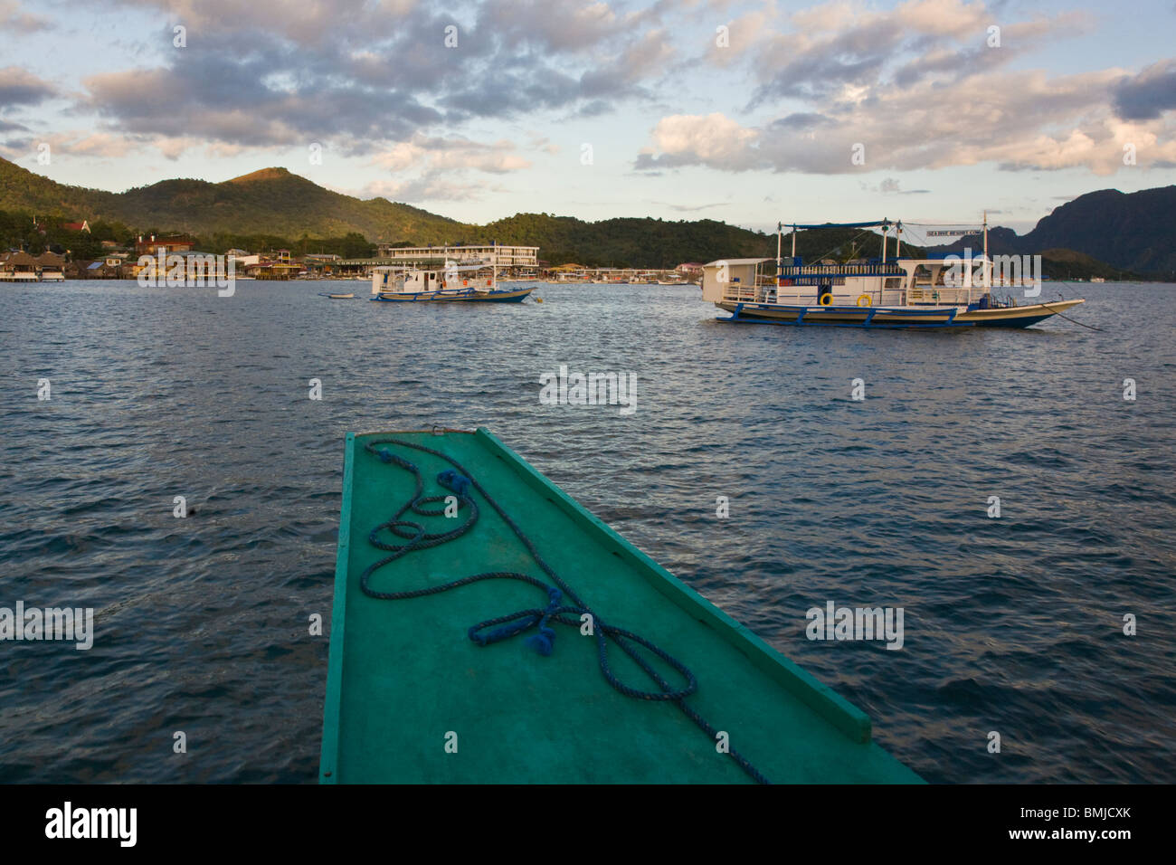 Philippine fishing boat south china sea hi-res stock photography and ...