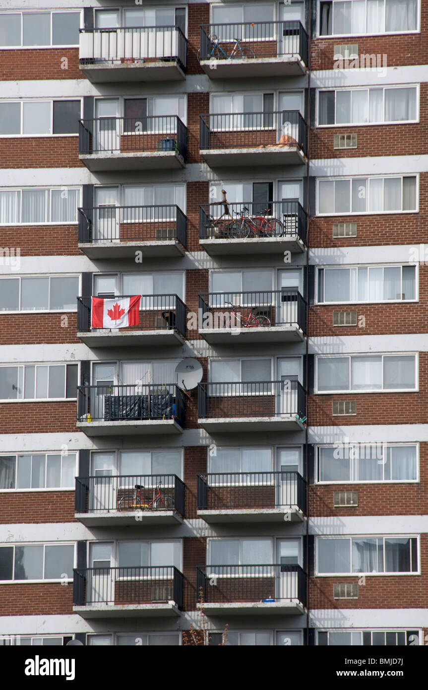 Montreal housing complex hi-res stock photography and images - Alamy