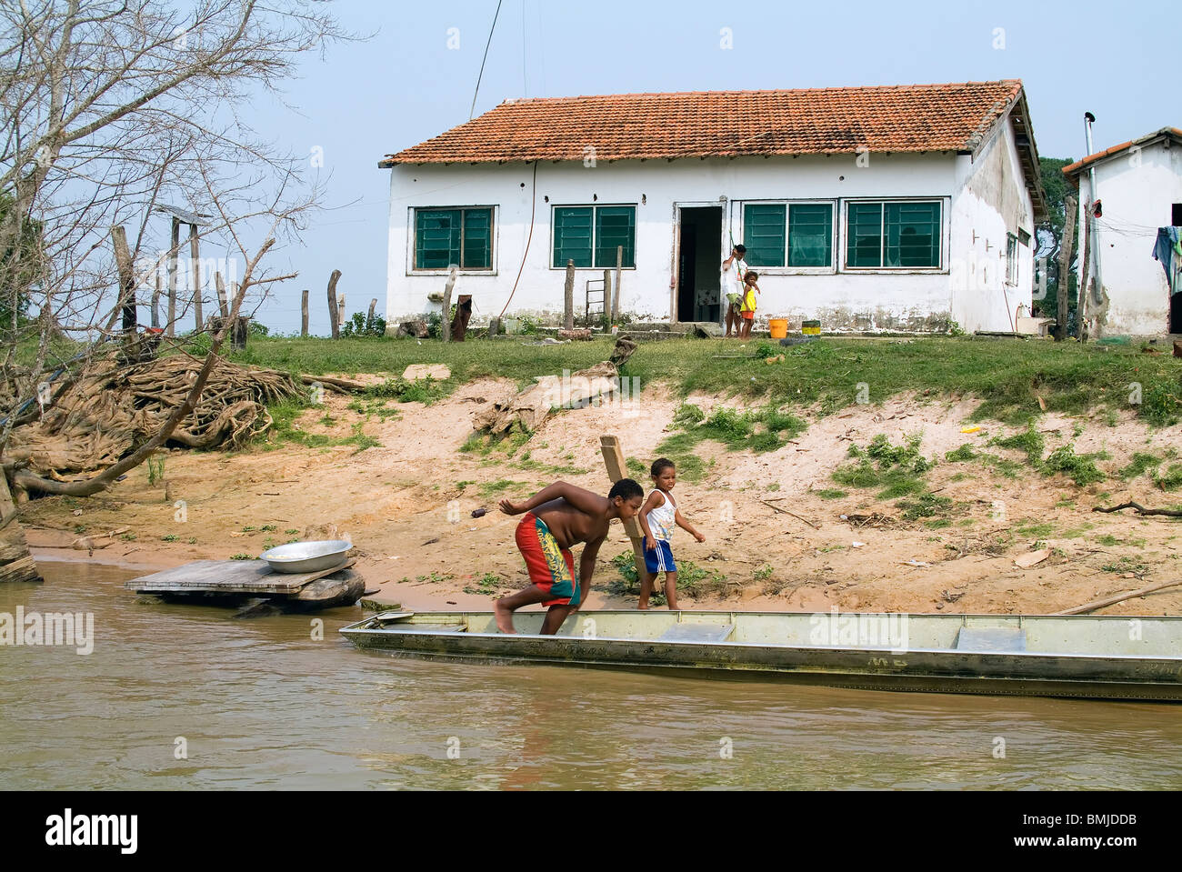 People living along the Cuiaba river, Pantanal, Brazil Stock Photo - Alamy