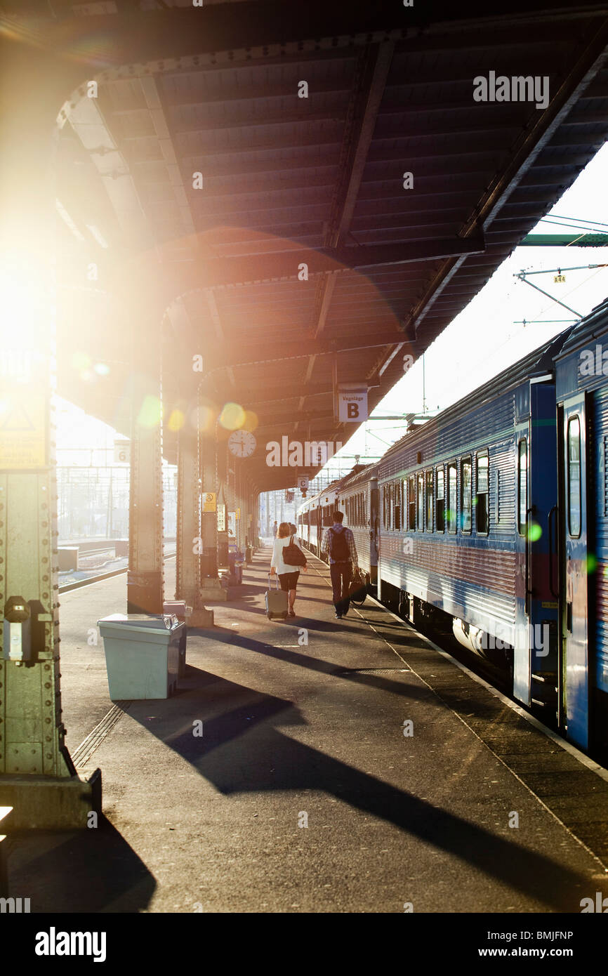 Commuter train station Stock Photo - Alamy