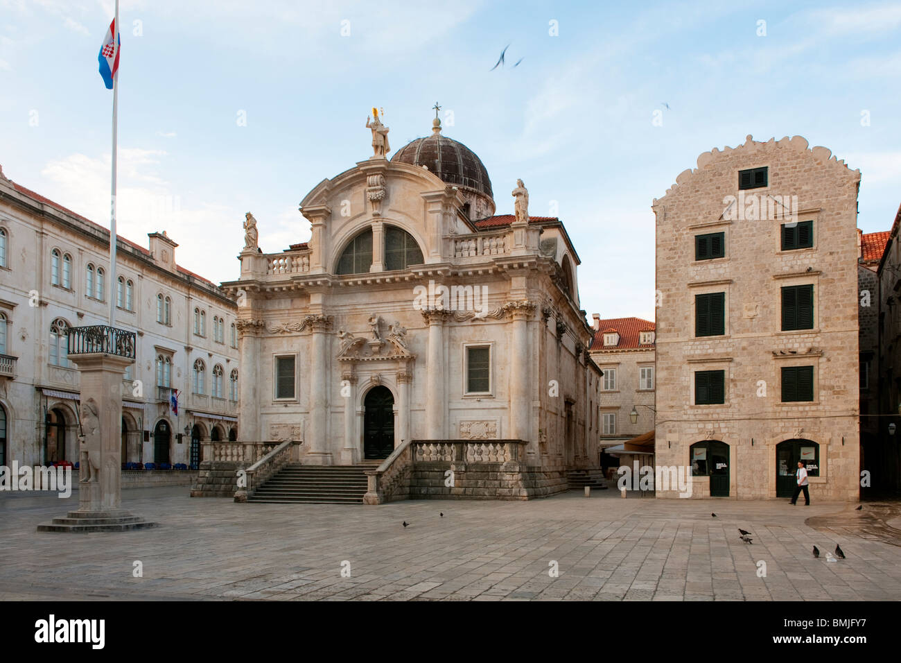 Orlando's Column and Church of St. Blaise, Luza Square, Dubrovnik ...