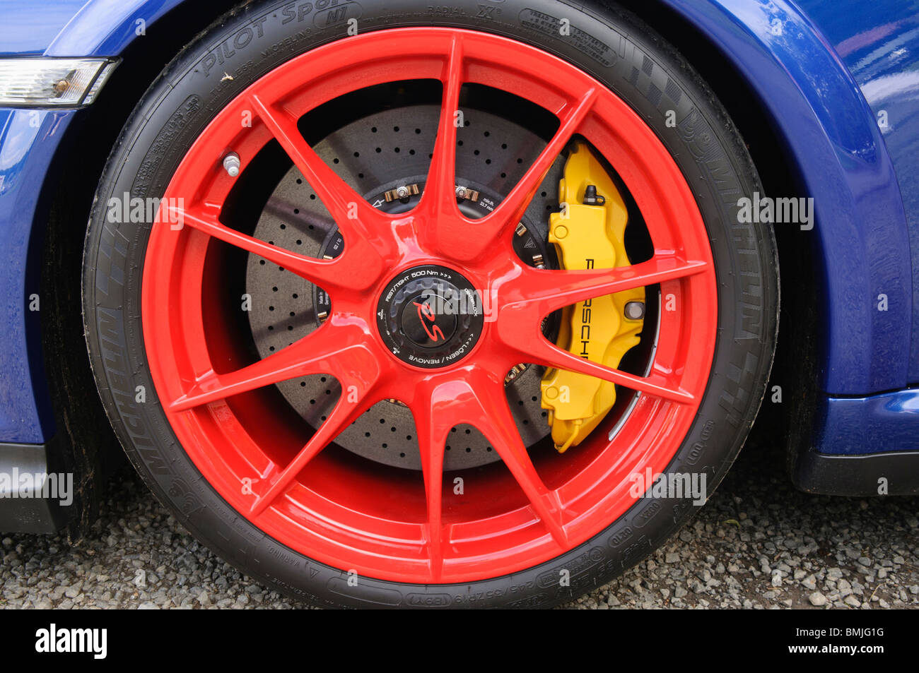 Wheel and brake disc/caliper of a Porsche 911 GT3 RS Stock Photo - Alamy