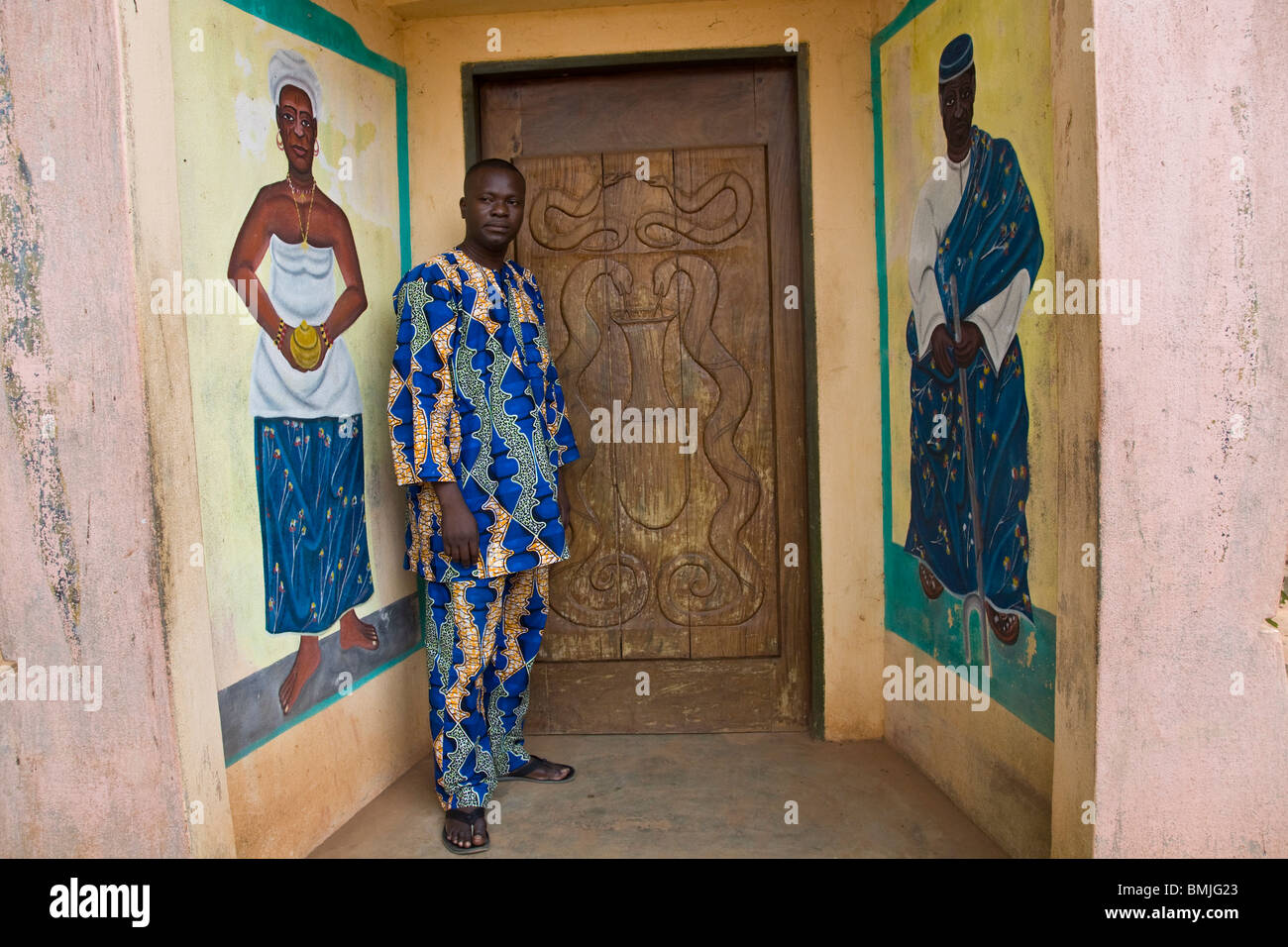 Voodoo benin temple hi-res stock photography and images - Alamy