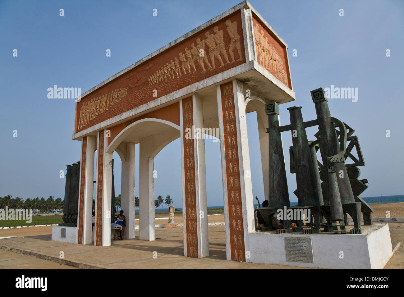 Door of no return benin hi-res stock photography and images - Alamy