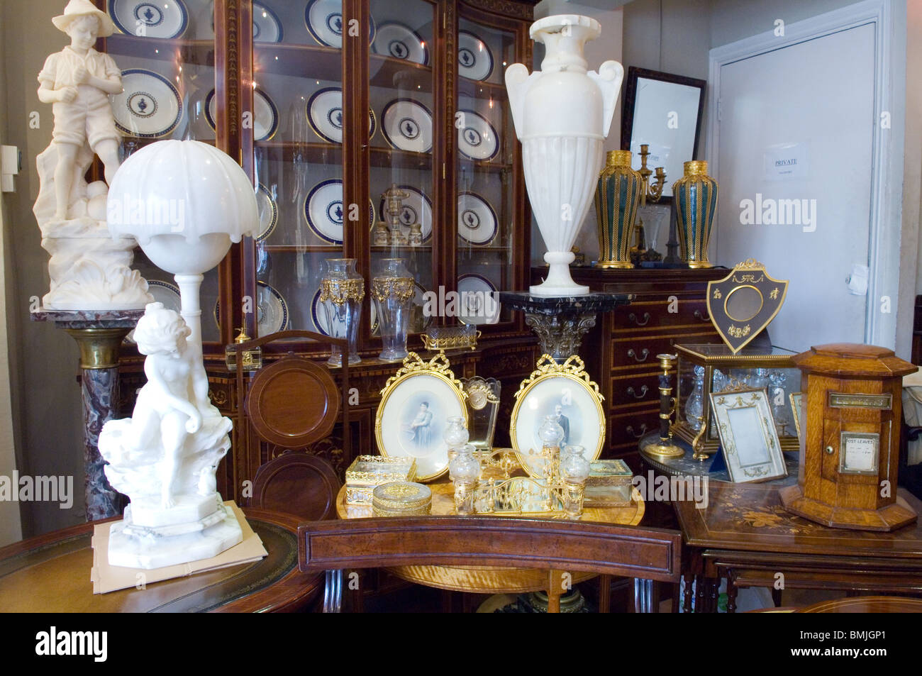 Judy Fox, antique shop selling high value antiques in the Portobello ...