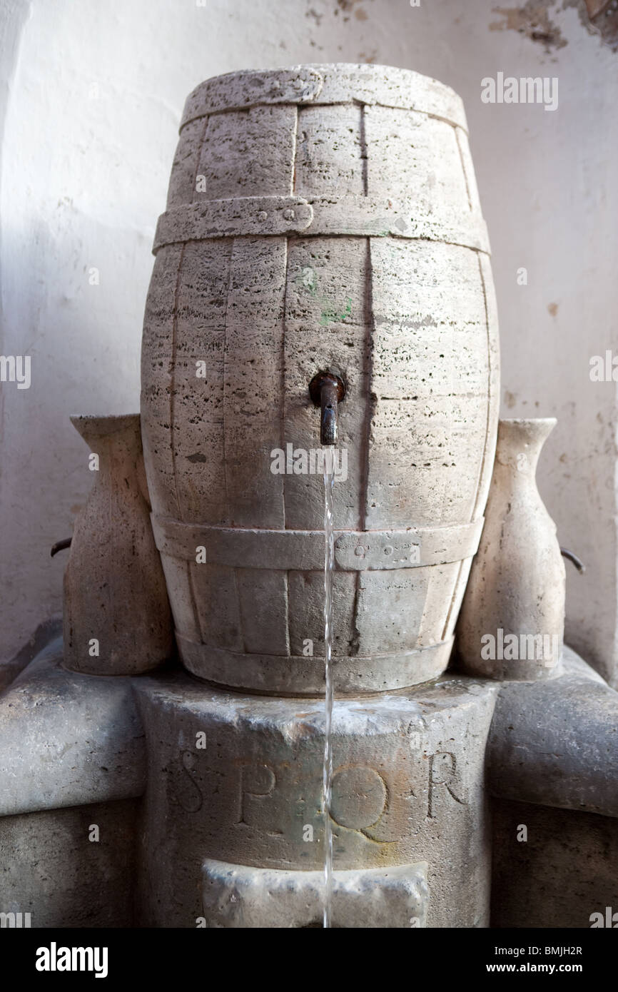The Botticella fountain in "Via de la Cisterna", Rome Trastevere Stock ...