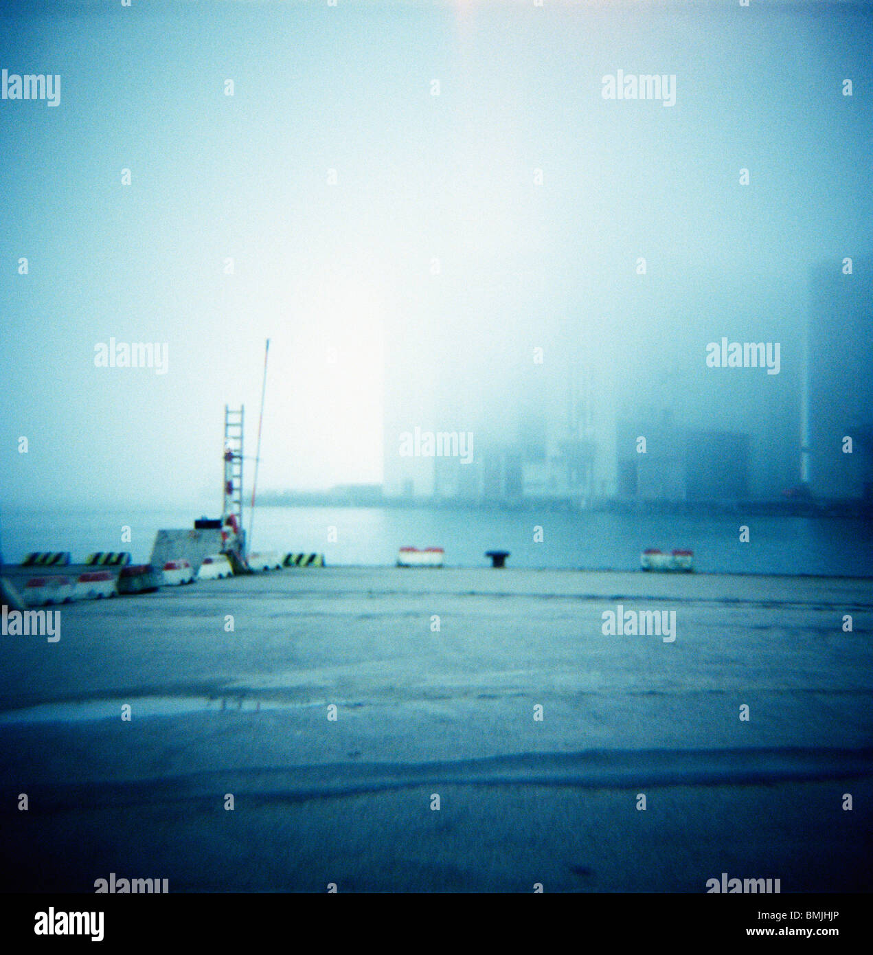 Fog shrouded water hi-res stock photography and images - Alamy