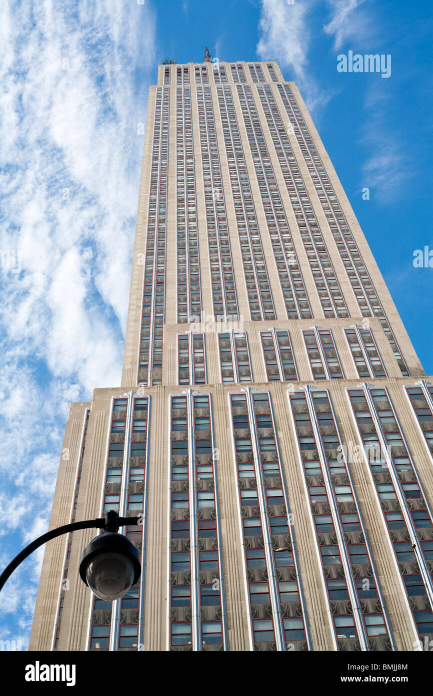 USA, New York, New York City, Manhattan, Empire state building, low ...