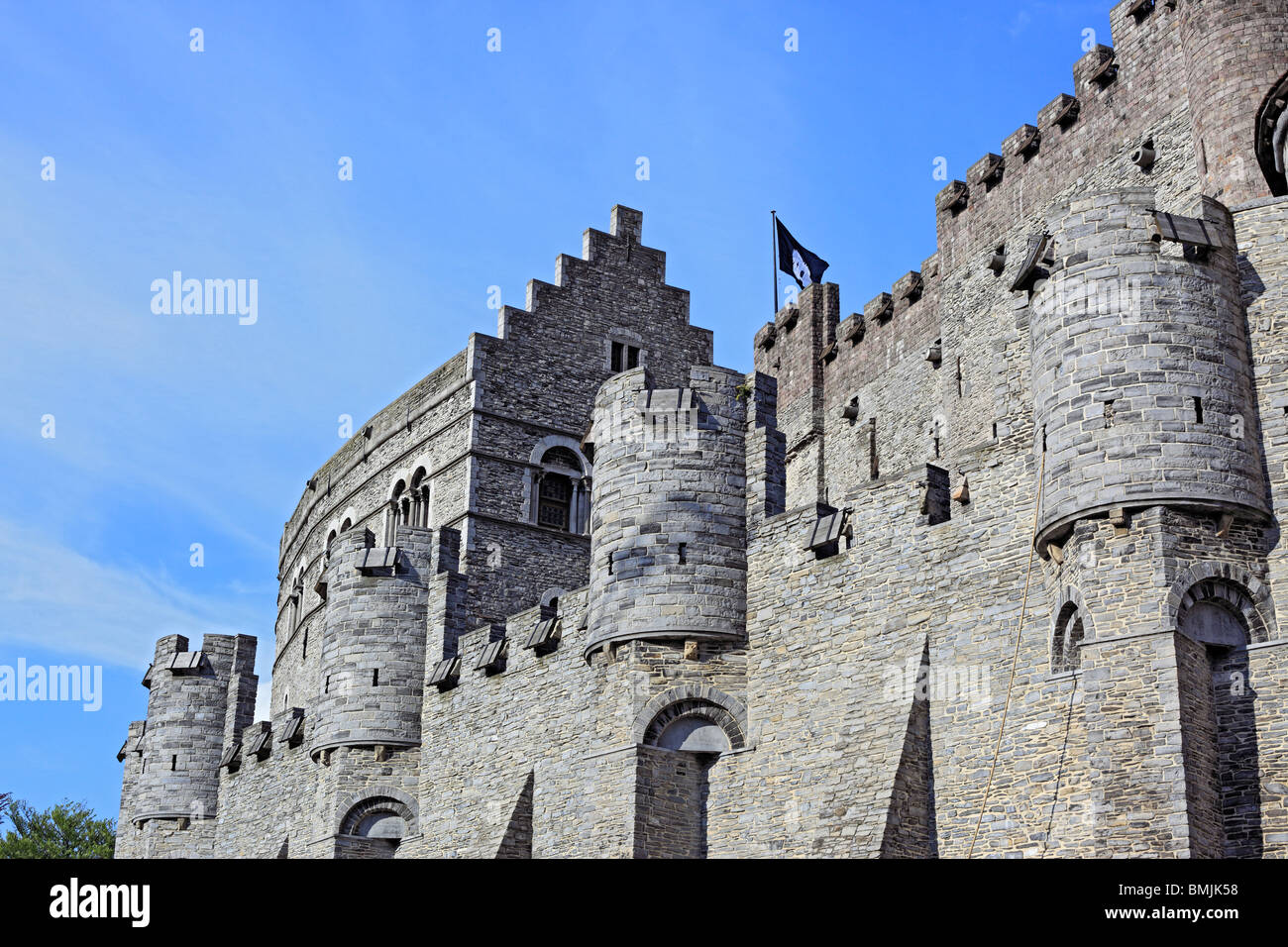 Medieval flemish town walls hi-res stock photography and images - Alamy