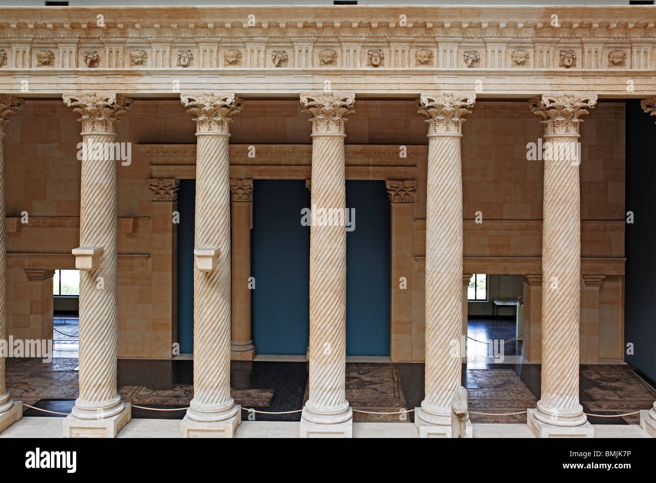 Columns ancient architecture hi-res stock photography and images - Alamy