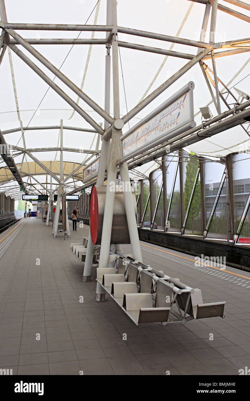 Brussels metro hi-res stock photography and images - Alamy