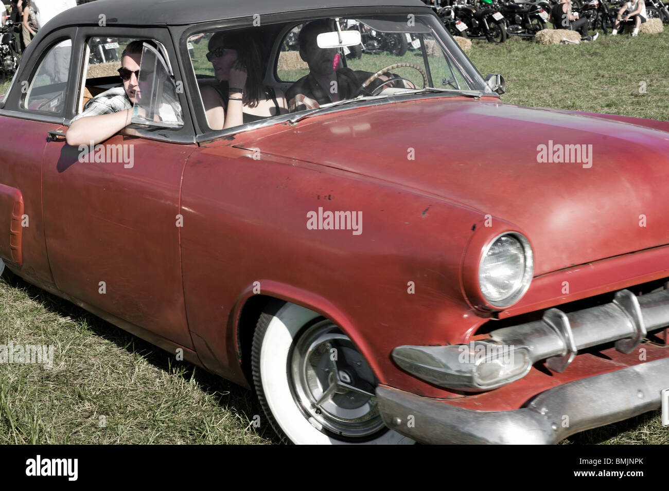 "Kustom Kulture 2010": Hot Rods, Kustoms, Cruisers & Art at the ...