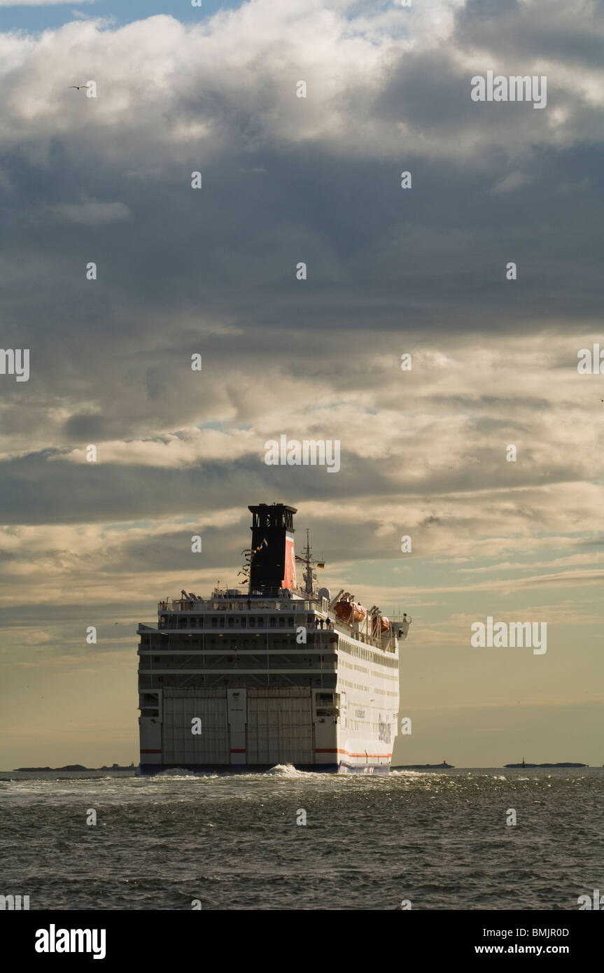 A ship on the way Stock Photo - Alamy