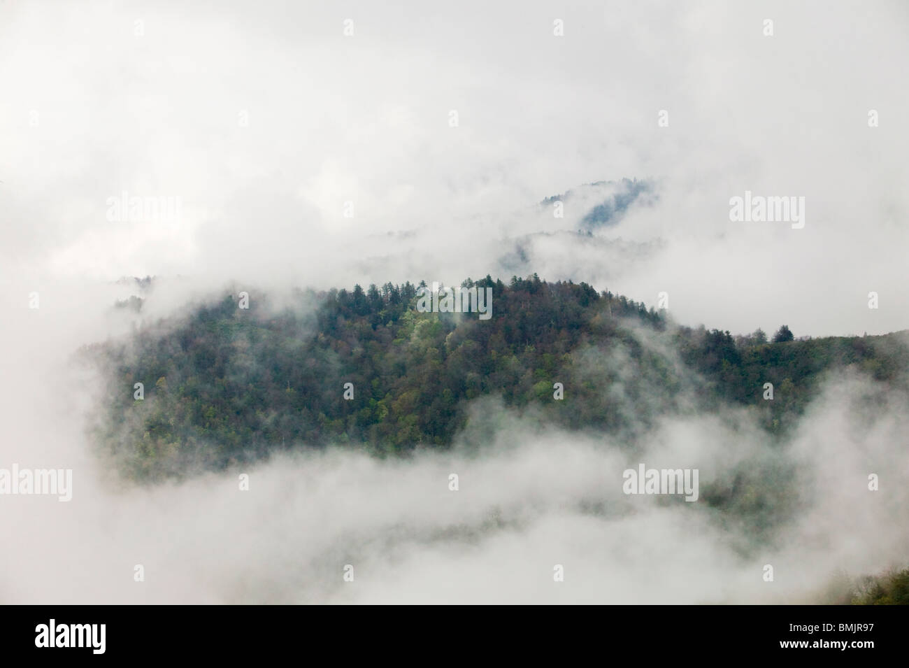 Fog over mountains hi-res stock photography and images - Alamy