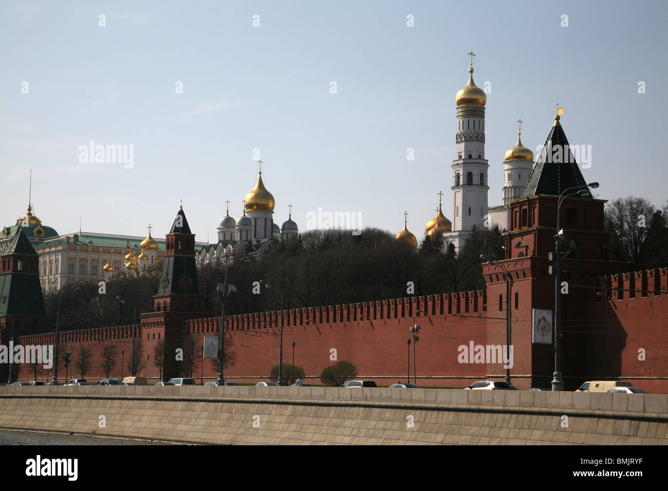 Russia, Moscow, Kremlin. Kremlin wall, Moskva River, Quay Stock Photo ...