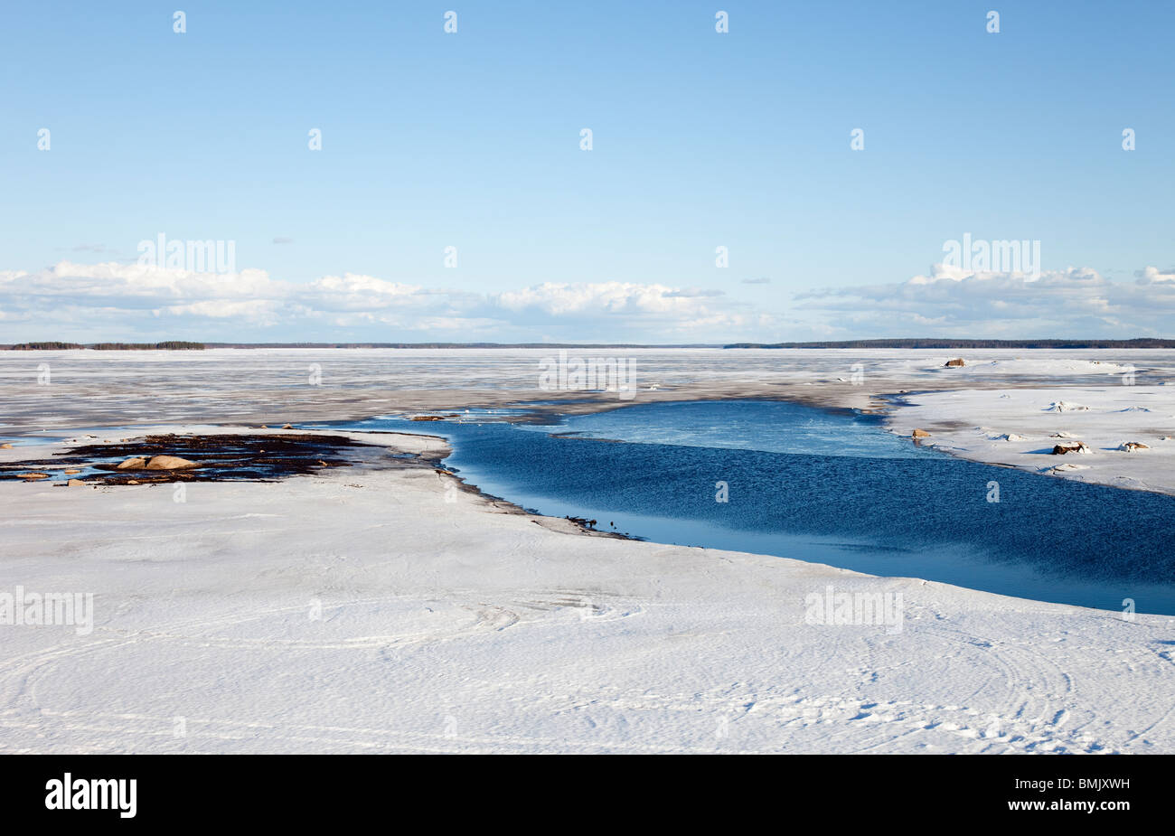 Low water levels at Uljuan tekojärvi Uljua water reservoir at Spring ...