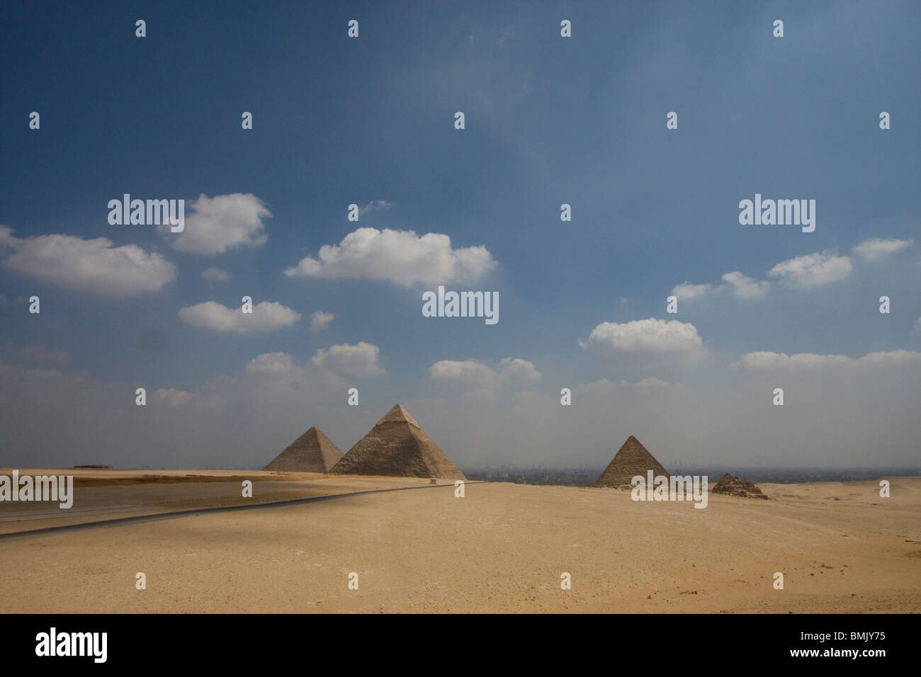 Great Pyramid of Khufu (Cheops), Pyramid of Khafre (Chephren) and ...