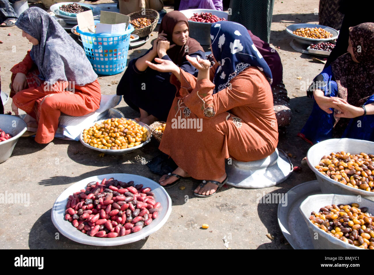 Women selling dates, Mansuriya, Al Jizah, Egypt Stock Photo - Alamy