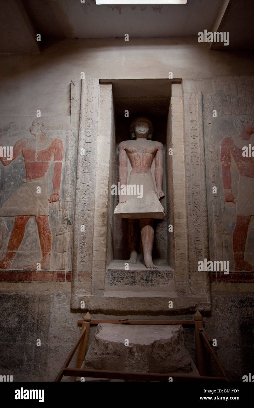 Standing statue of Mereruka, sculpted in limestone, in the Tomb of ...