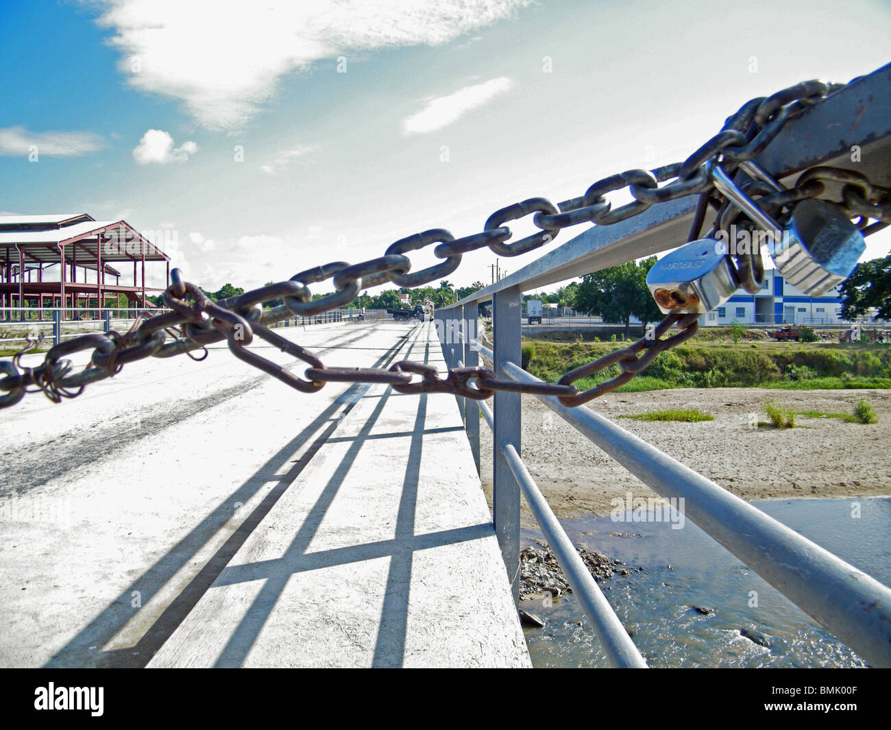 The new bridge over the Rio Massacre between Haiti and the Dominican ...