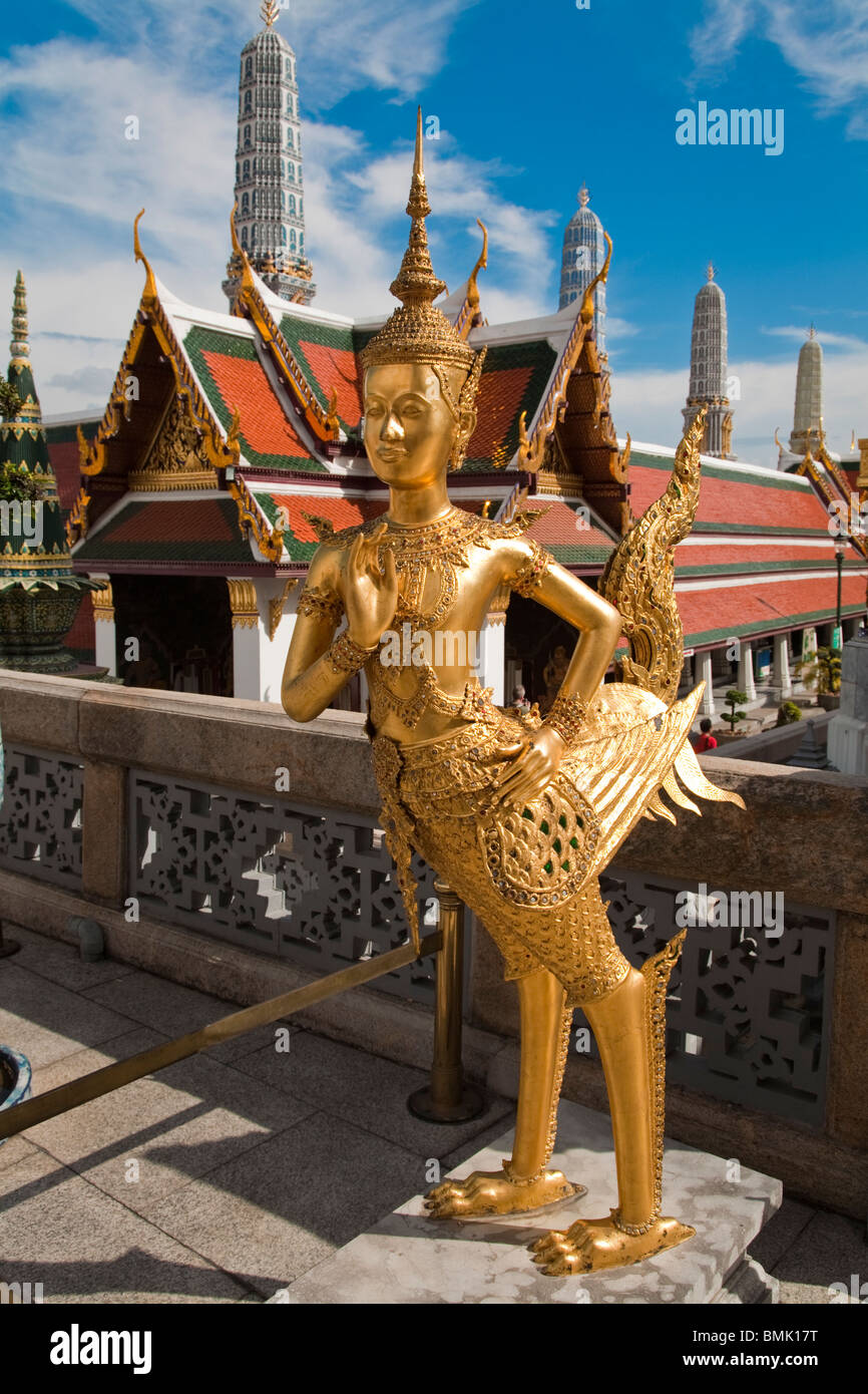 Ornamental statue hi-res stock photography and images - Alamy