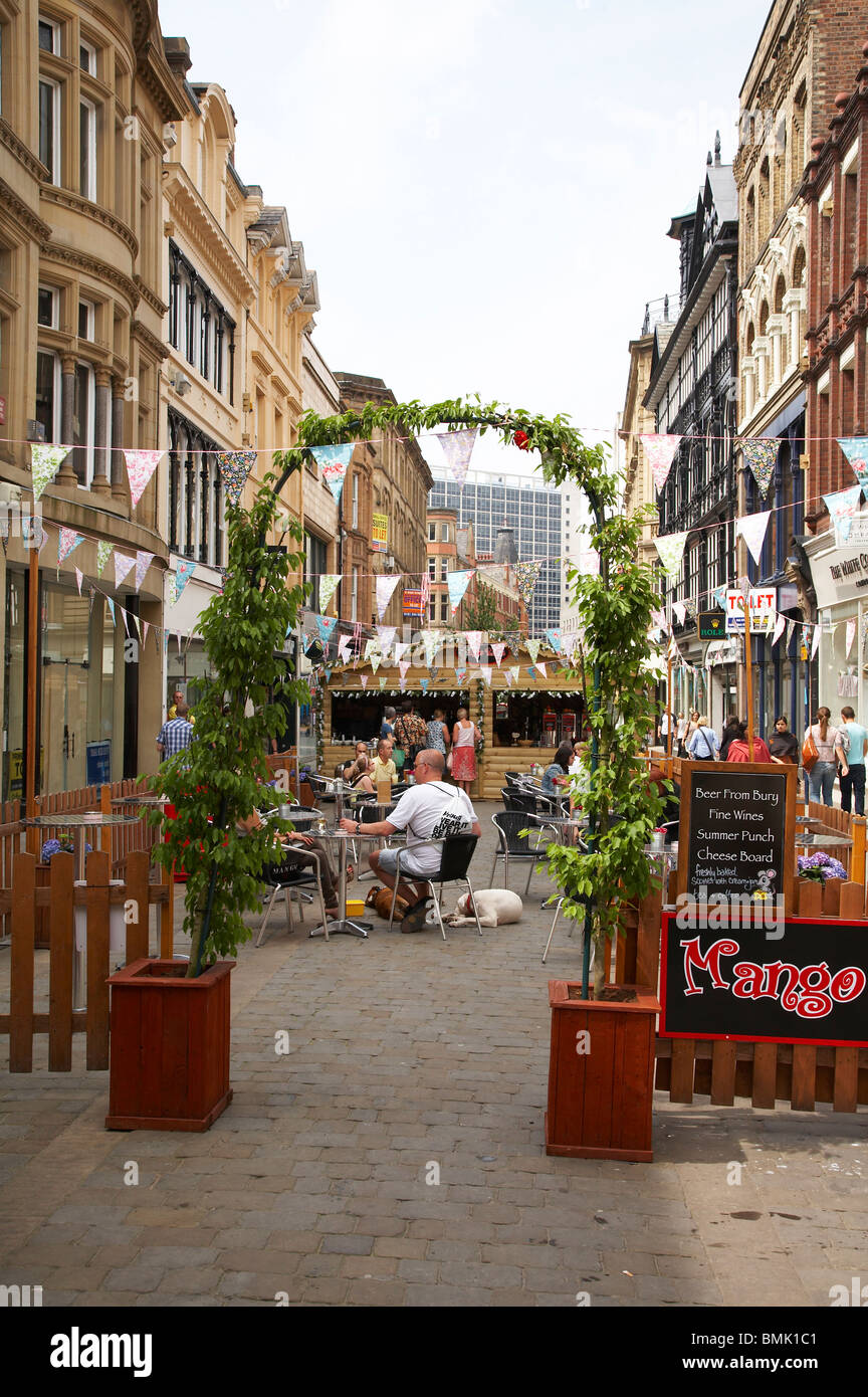 Pavement cafe in king street hi-res stock photography and images - Alamy