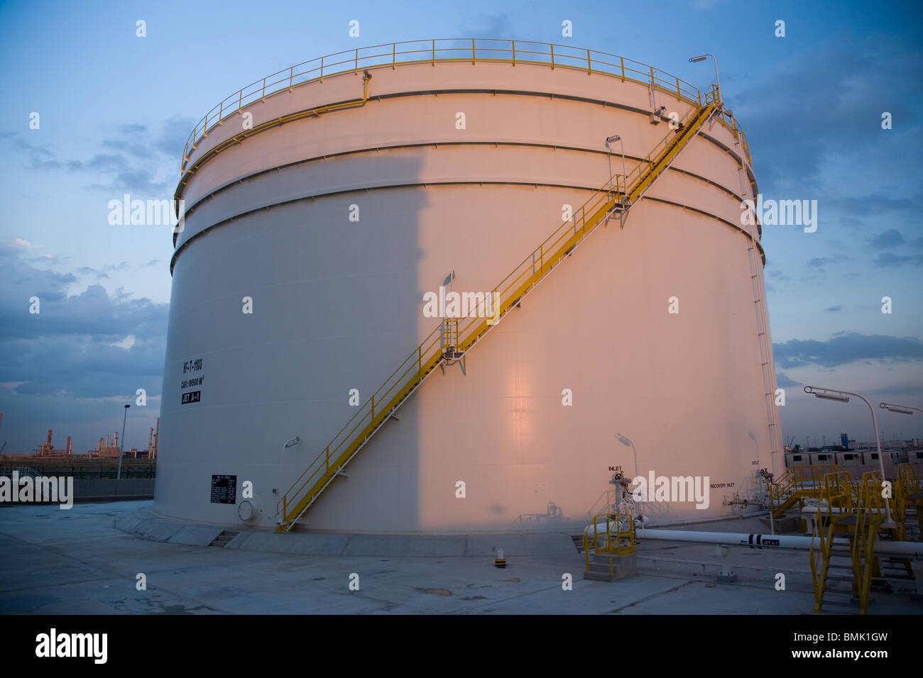 Petrochemical Oil Tank Farm tanks pipes industry Stock Photo - Alamy