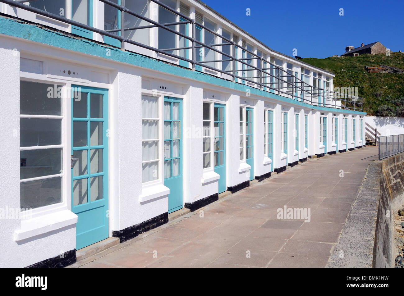 beach huts at porthgwidden beach in st.ives, cornwall, uk Stock Photo ...