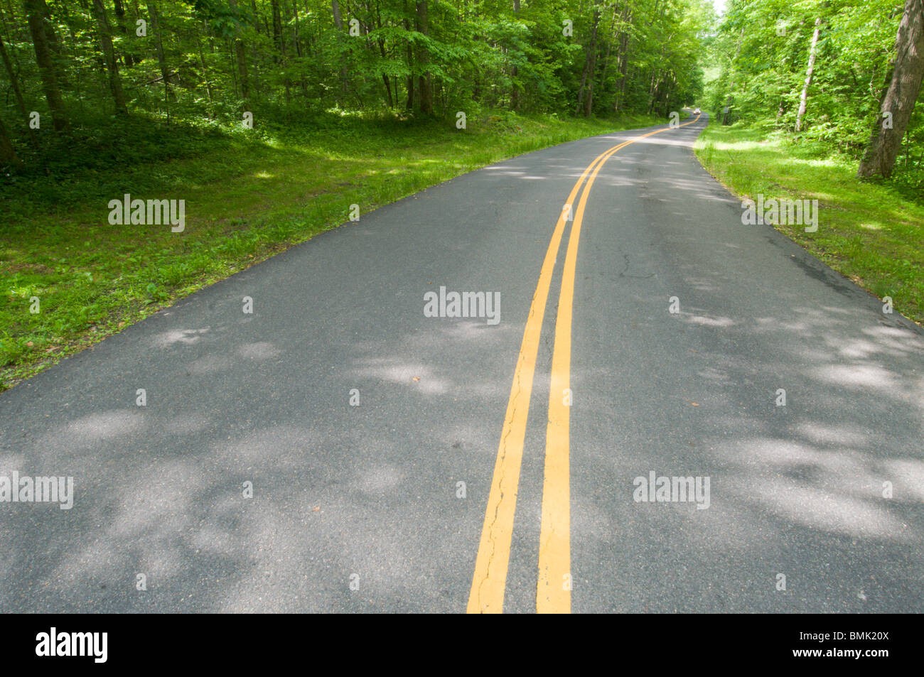 Curvey road hi-res stock photography and images - Alamy