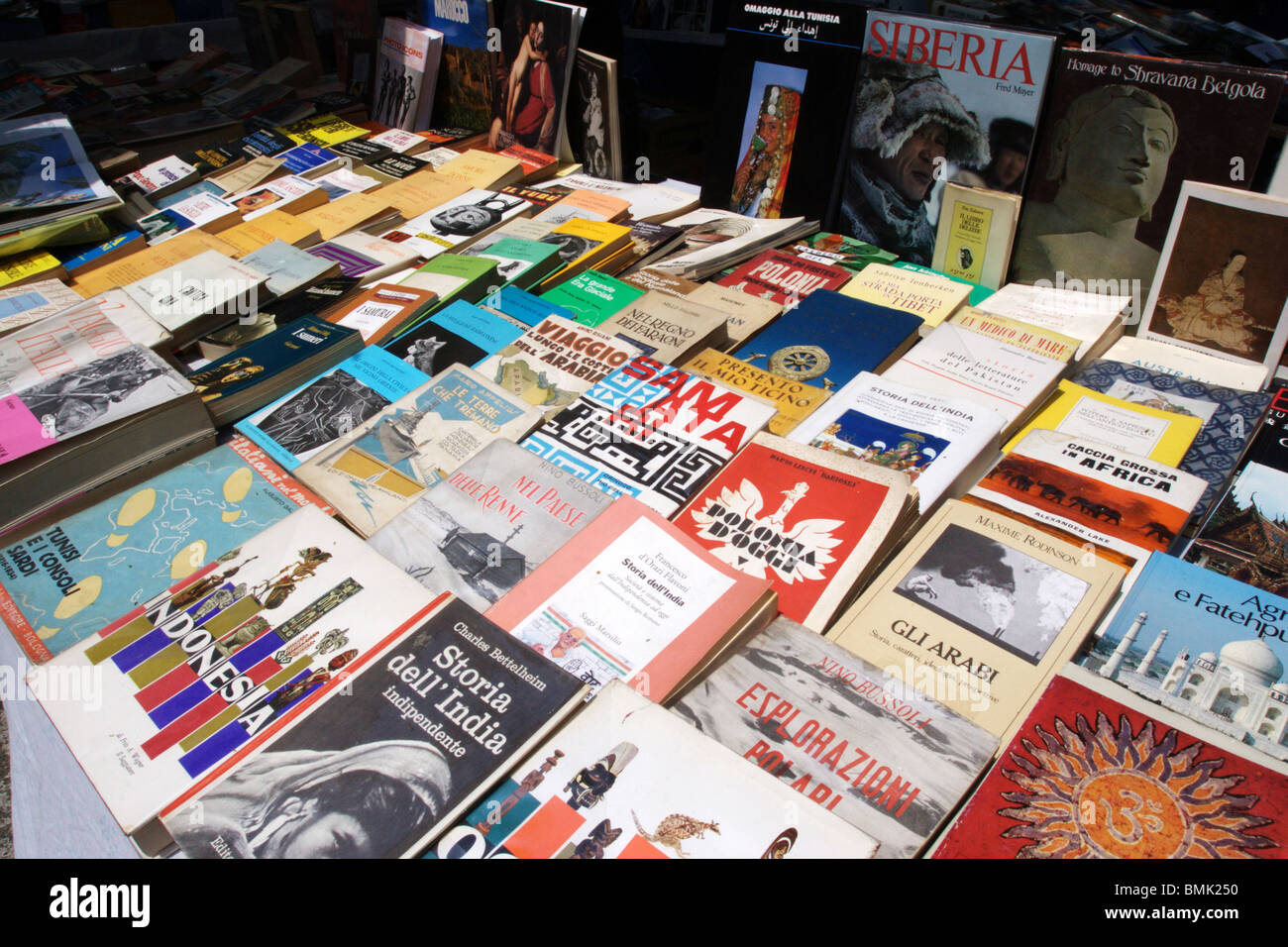 Porta Portese Market in Trastevere Rome Italy Stock Photo - Alamy