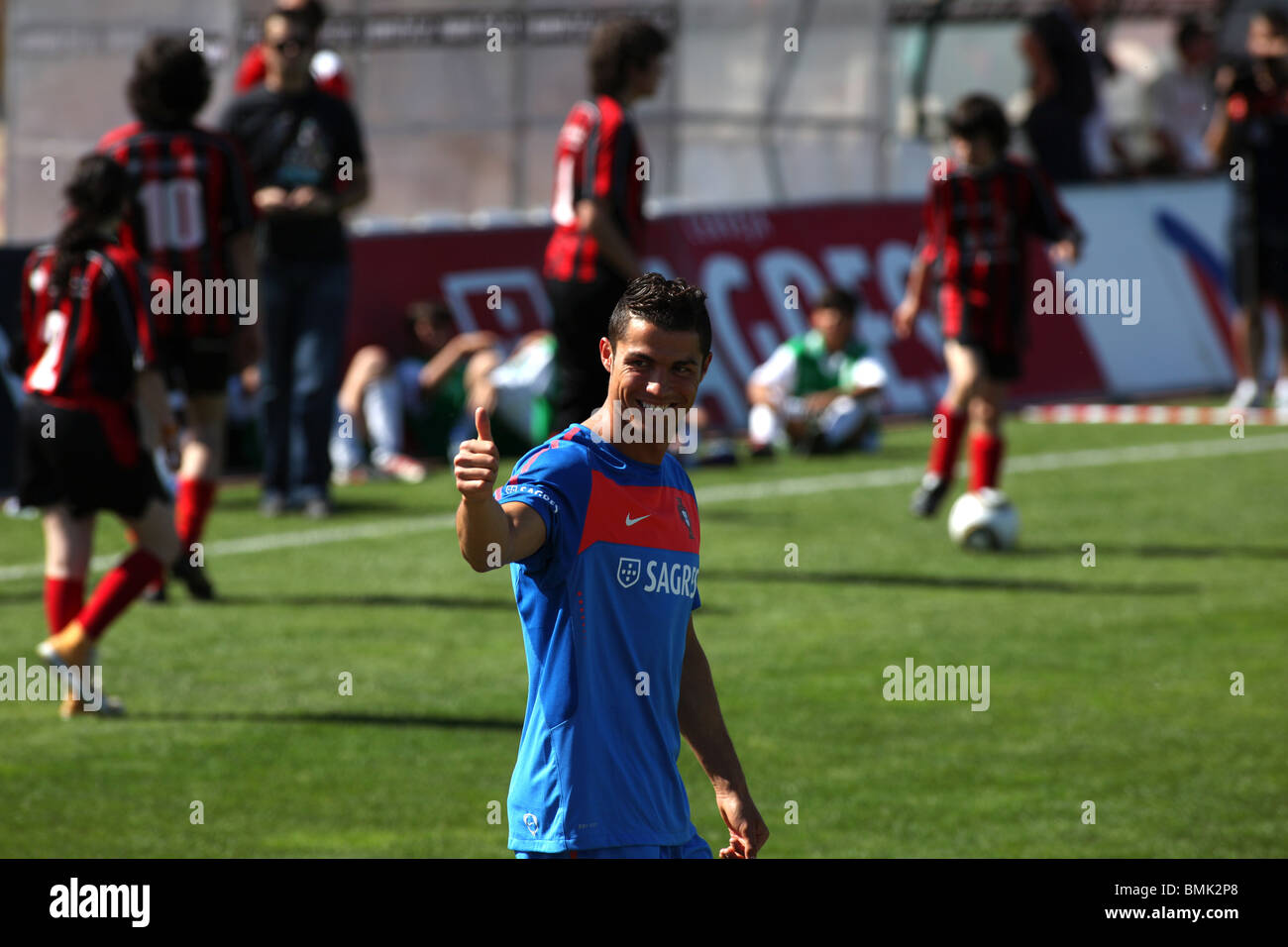 Cristiano Ronaldo thumbs up to the crowd Stock Photo - Alamy