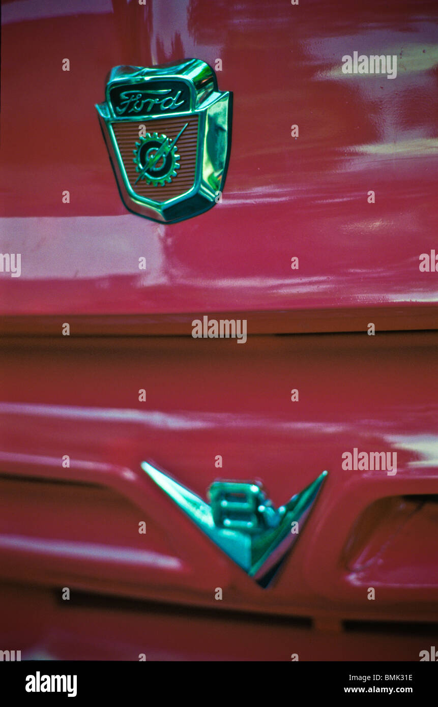 Close up of automobile front grill V8 insignia log Stock Photo - Alamy