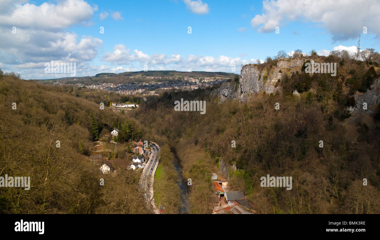 View looking north over the River Derwent gorge and High Tor cliff on ...