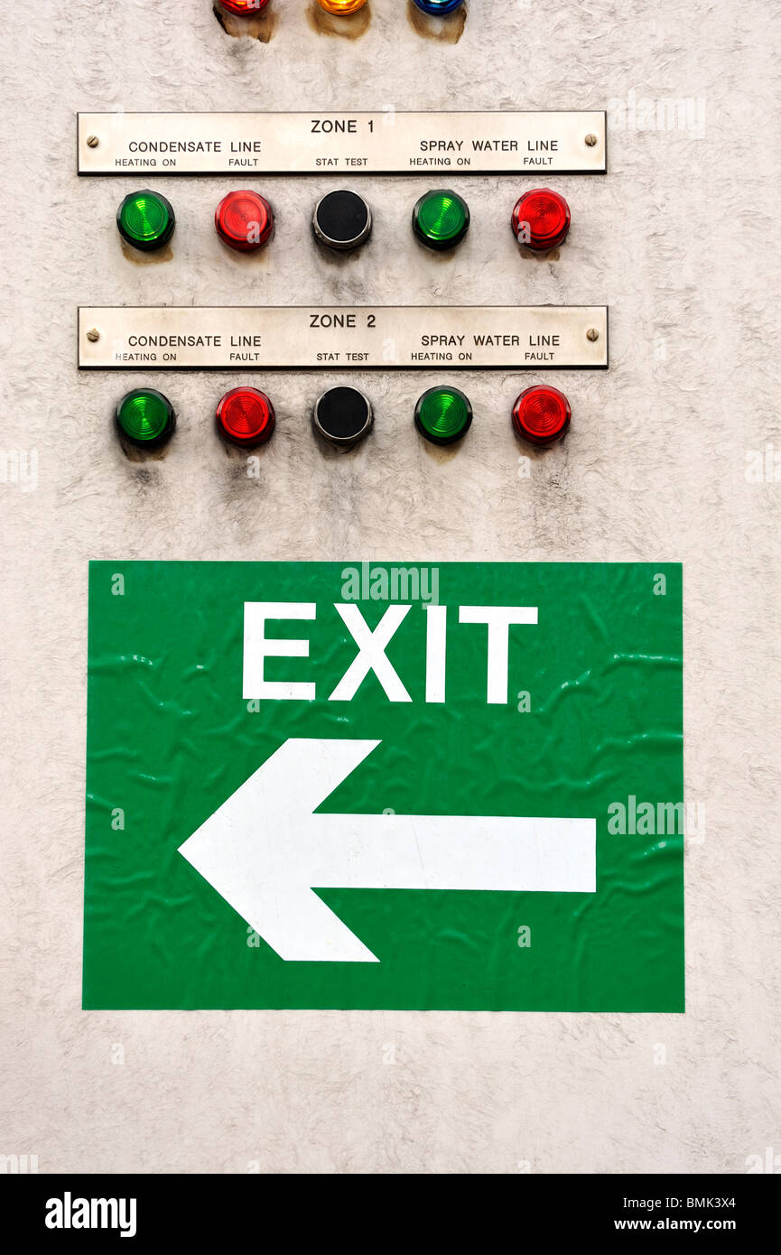 Green white exit sign hi-res stock photography and images - Alamy