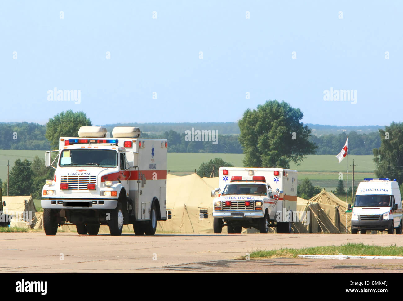 Ambulance speed hi-res stock photography and images - Alamy