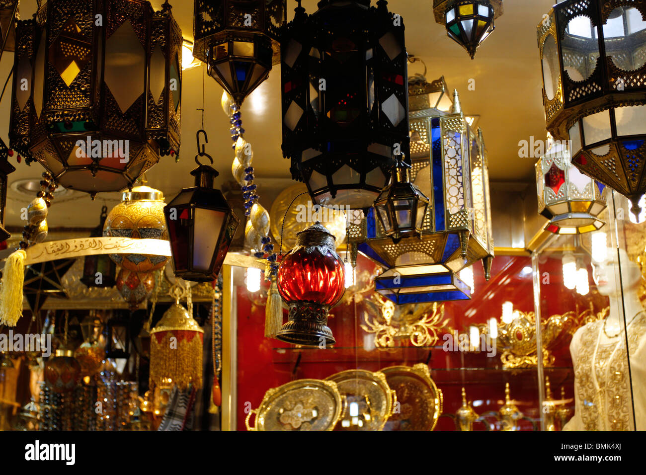 Lanterns in a souvenir shop at Hamidiyya souk in Damascus, Syria Stock ...