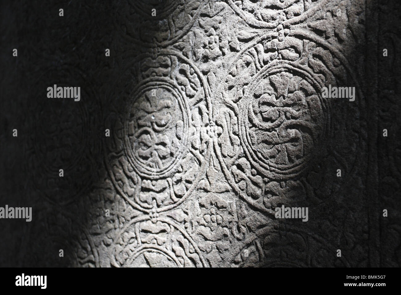 Khmer angkorian jungle temple hi-res stock photography and images - Alamy