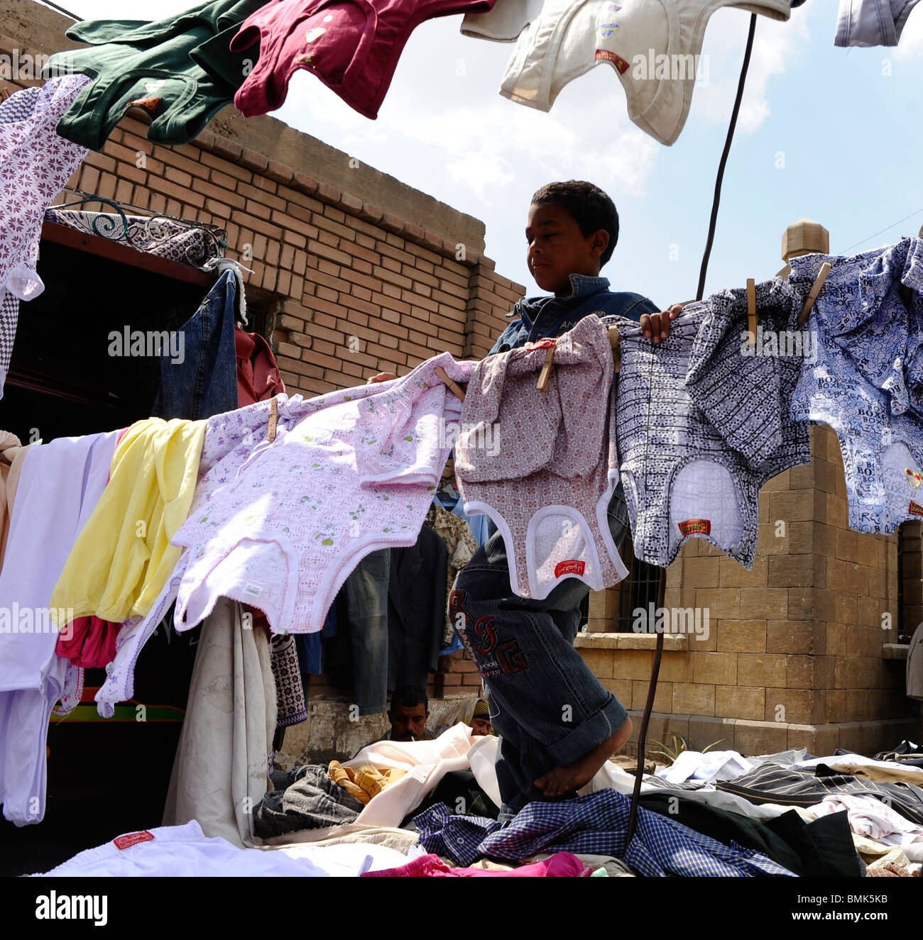 Second hand clothes traders hi-res stock photography and images - Alamy